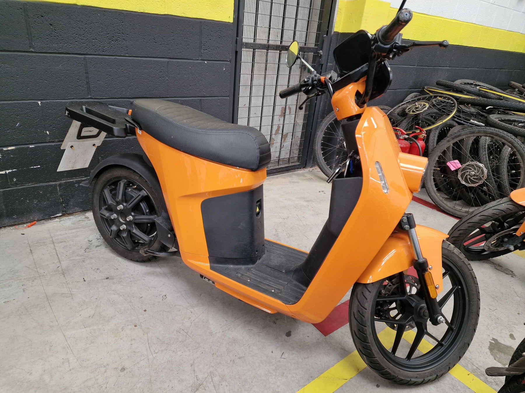 E-Max / VMoto VS2 E-moped - Refurbished – Zoomo Outlet UK